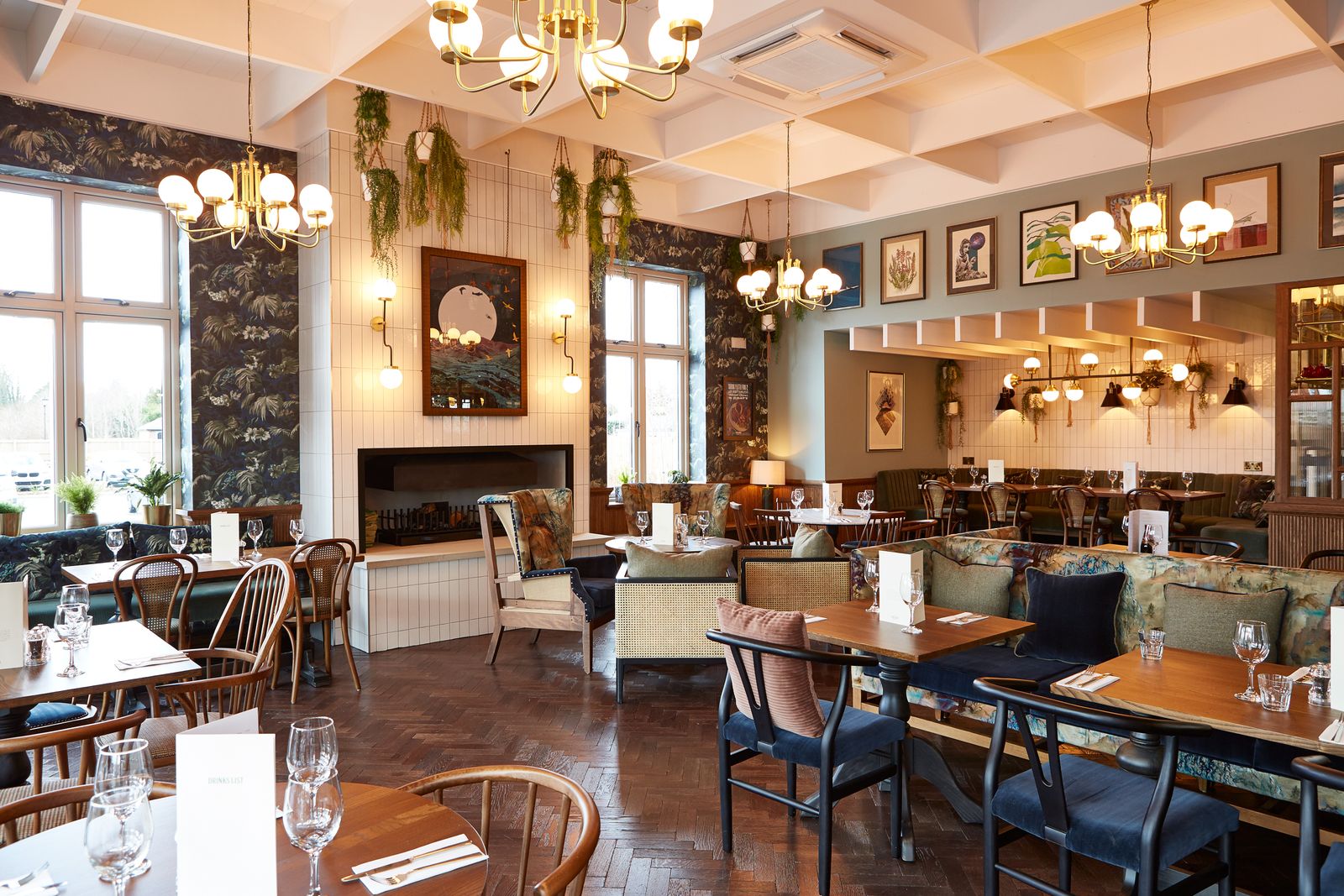 The Aviator | Modern pub in Woodford Stockport. Food all day