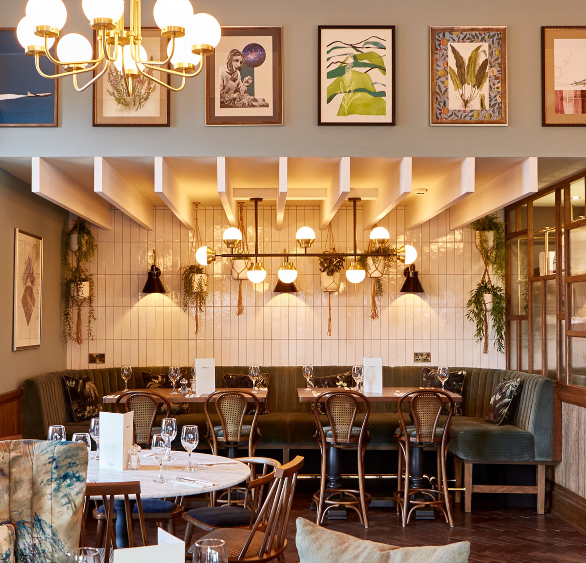 The Aviator | Modern pub in Woodford Stockport. Food all day